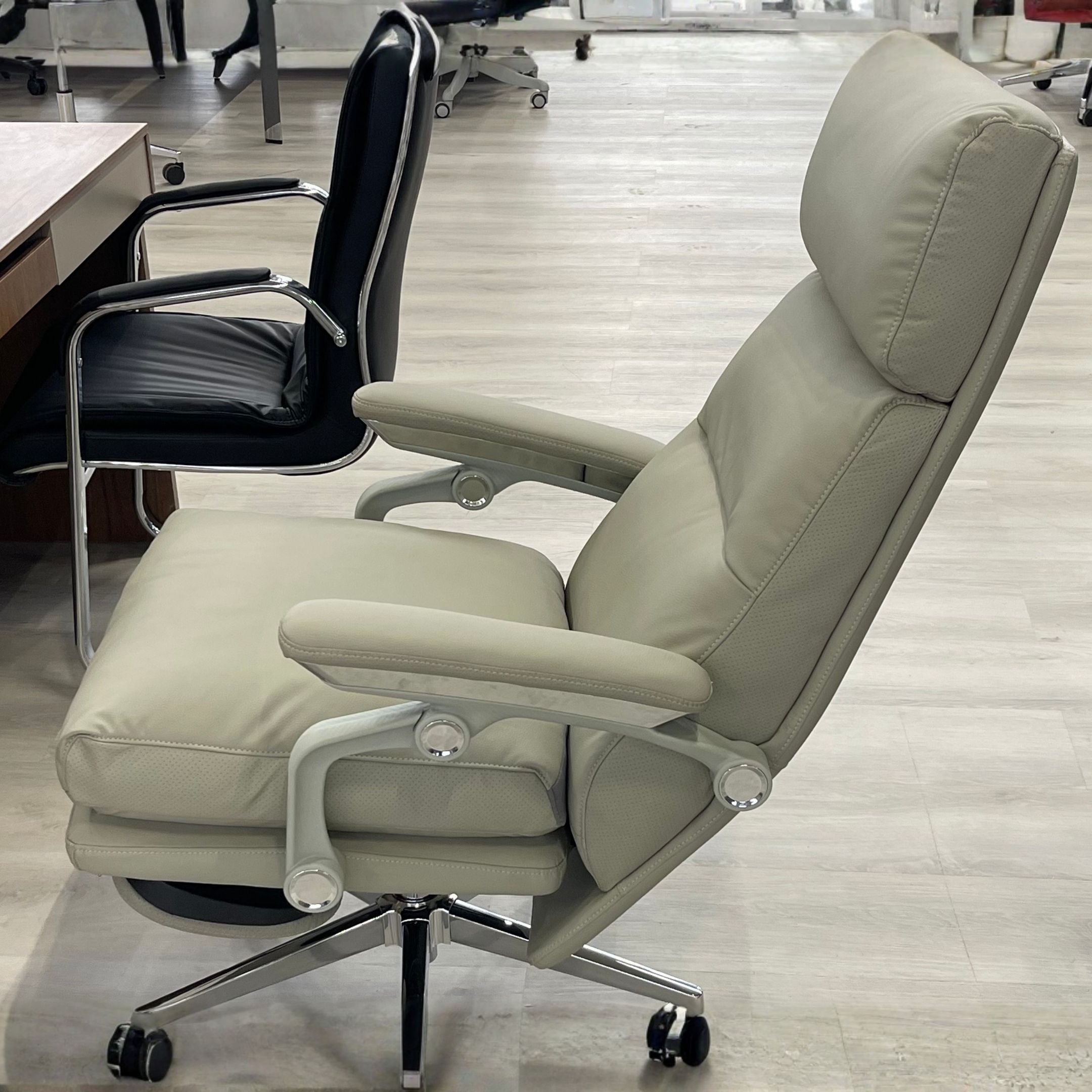 Articulated Comfort Manager Chair